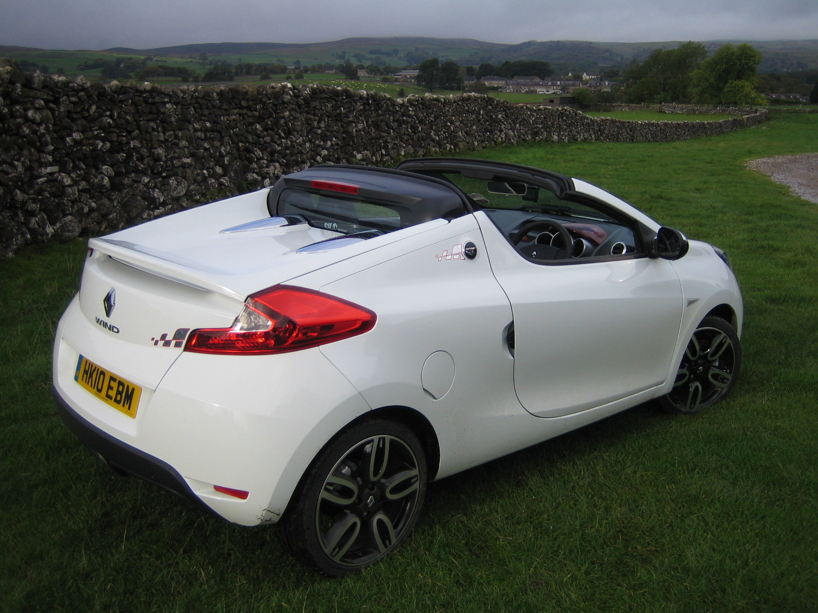 New Renault lets you get the Wind in your hair - Wheel World Reviews