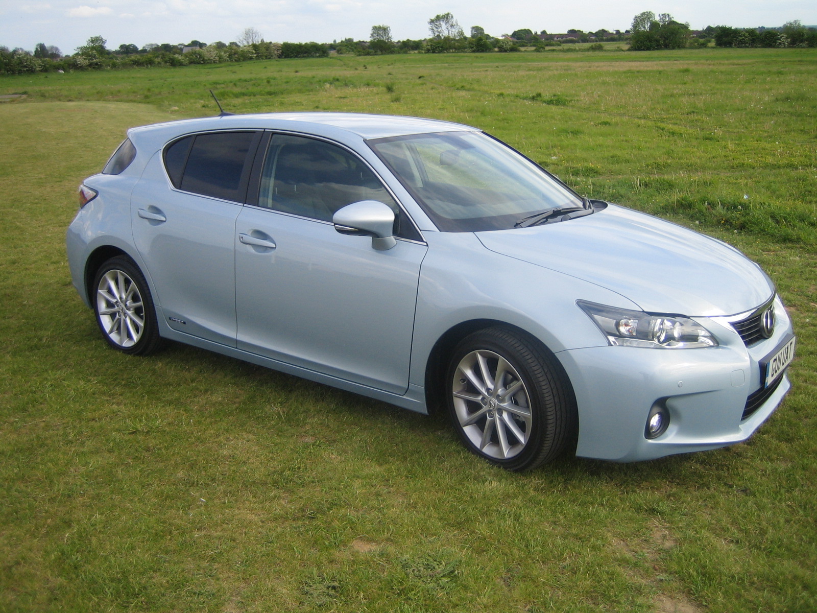 Lexus CT200h hybrid gets real-world family test - Wheel World Reviews