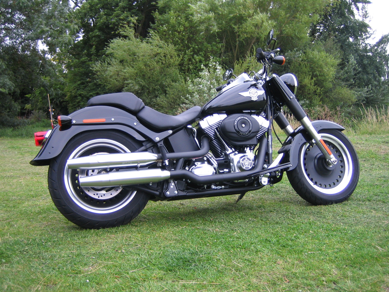 Fat Boy - a big bike for big blokes who love Harleys - Wheel World Reviews