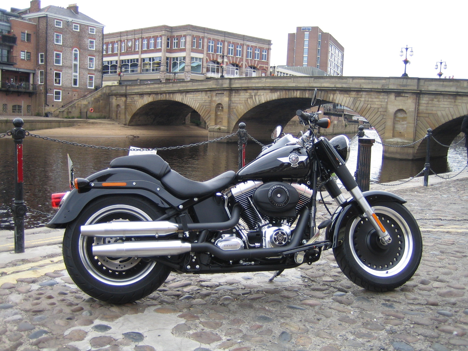 Fat Boy - a big bike for big blokes who love Harleys - Wheel World Reviews