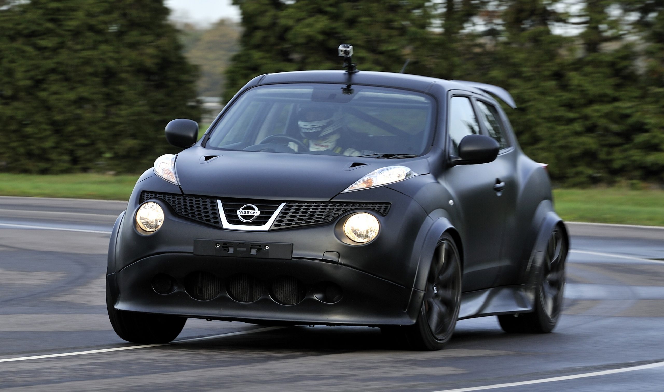 Track pack - Nissan GT-R and Juke R let loose - Wheel World Reviews