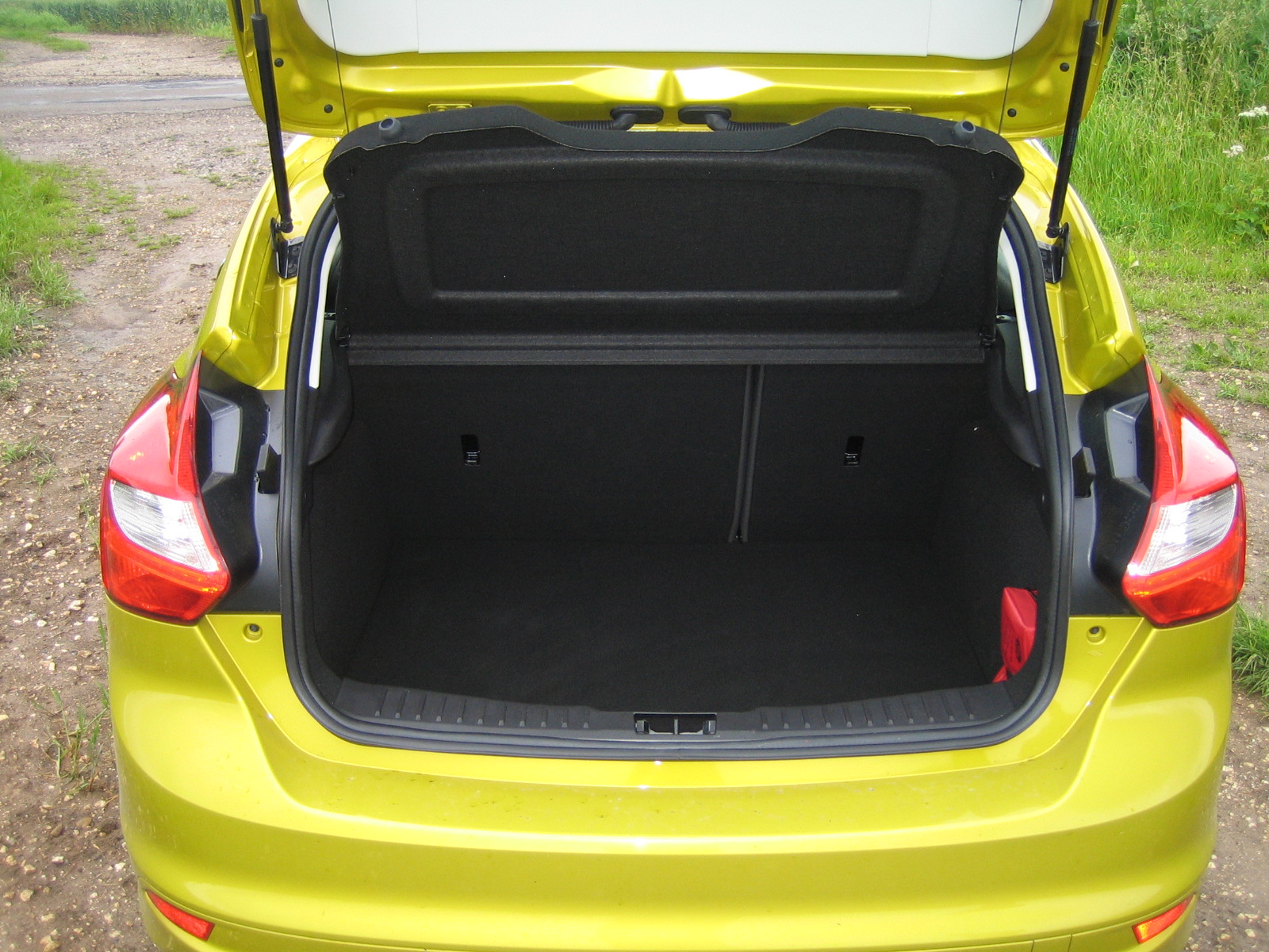 Candy yellow Focus proves a bit of a lemon! - Wheel World Reviews