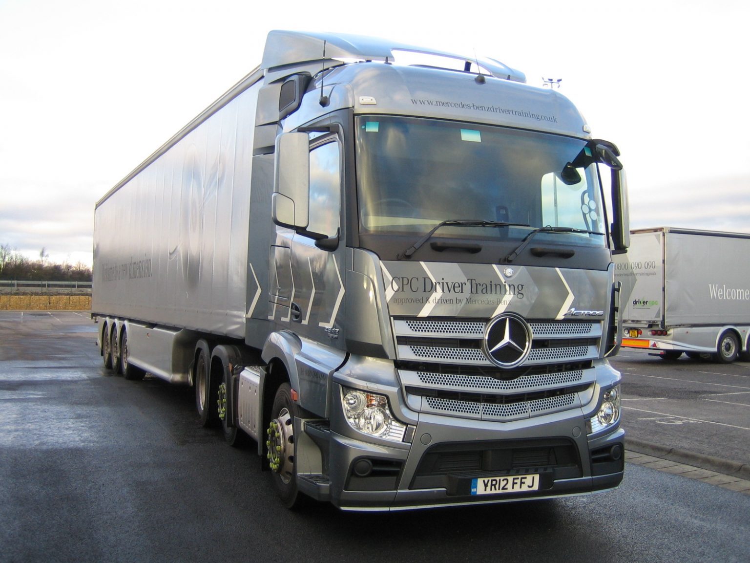 Mercedes-Benz Big Stuff Mercedes-Benz Actros 2545LS - Wheel World Reviews