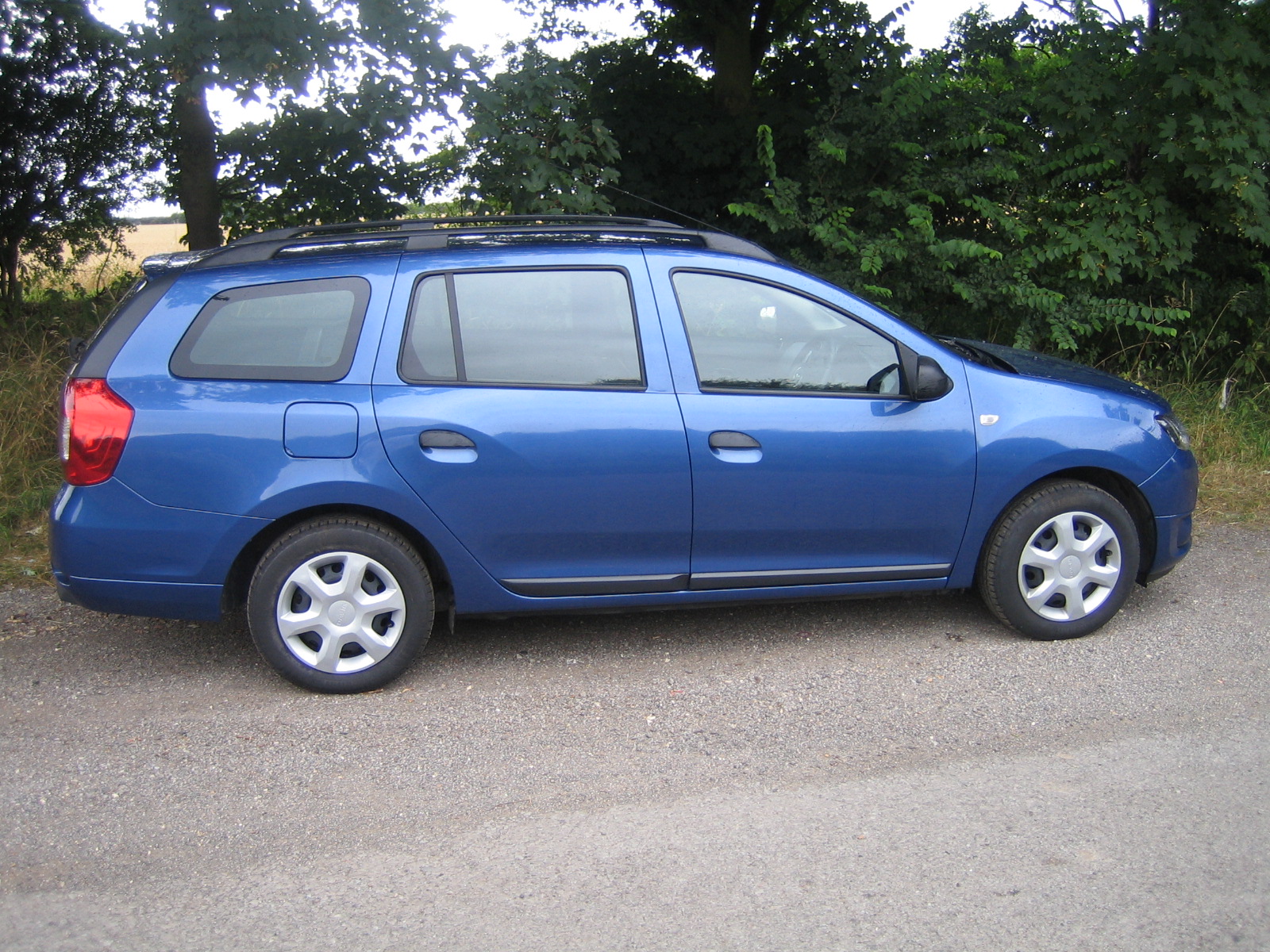 Dacia Logan MCV Ambiance 0.9 TCe 90 MCV review, road test report ...