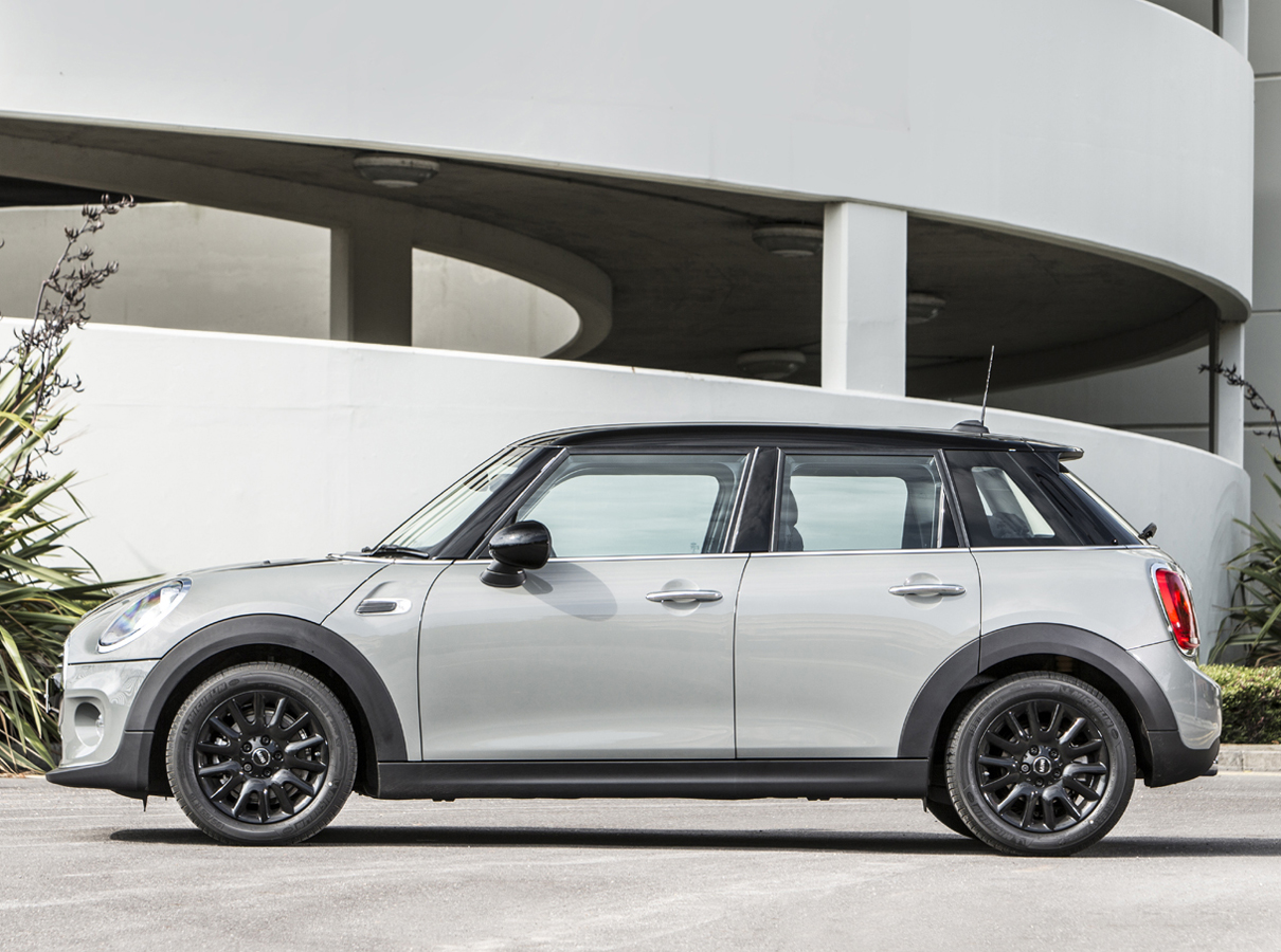 MINI Cooper 1.5 Auto 5-door road test report review