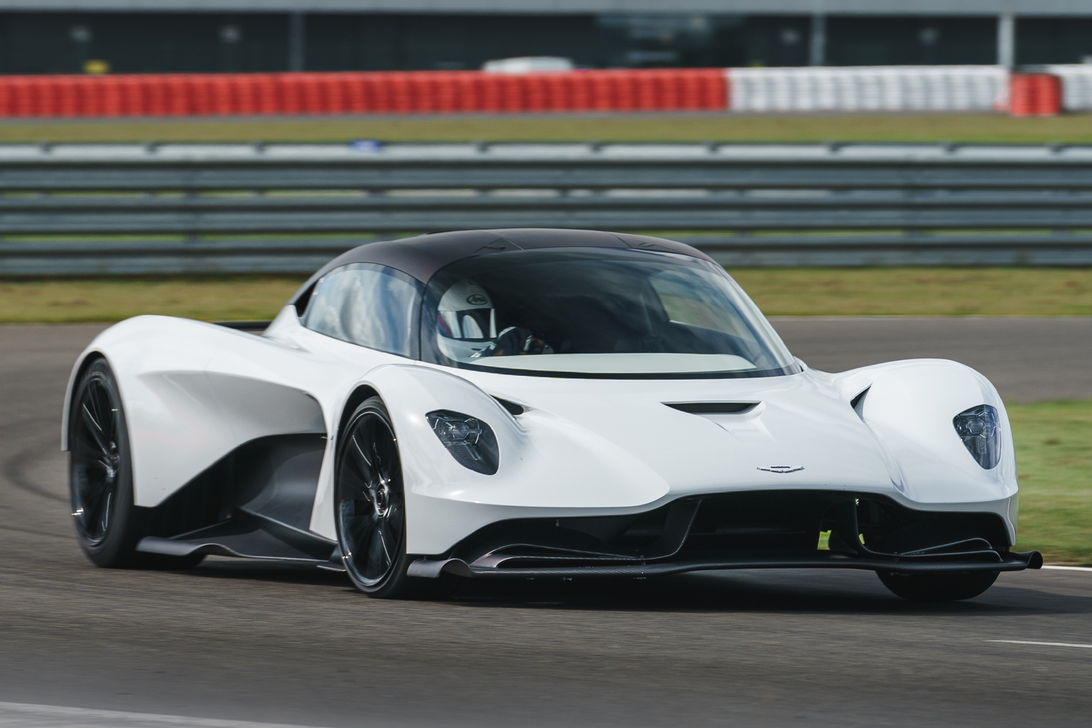 Aston Martin prepares new V6 engine for Valhalla - Wheel World Reviews